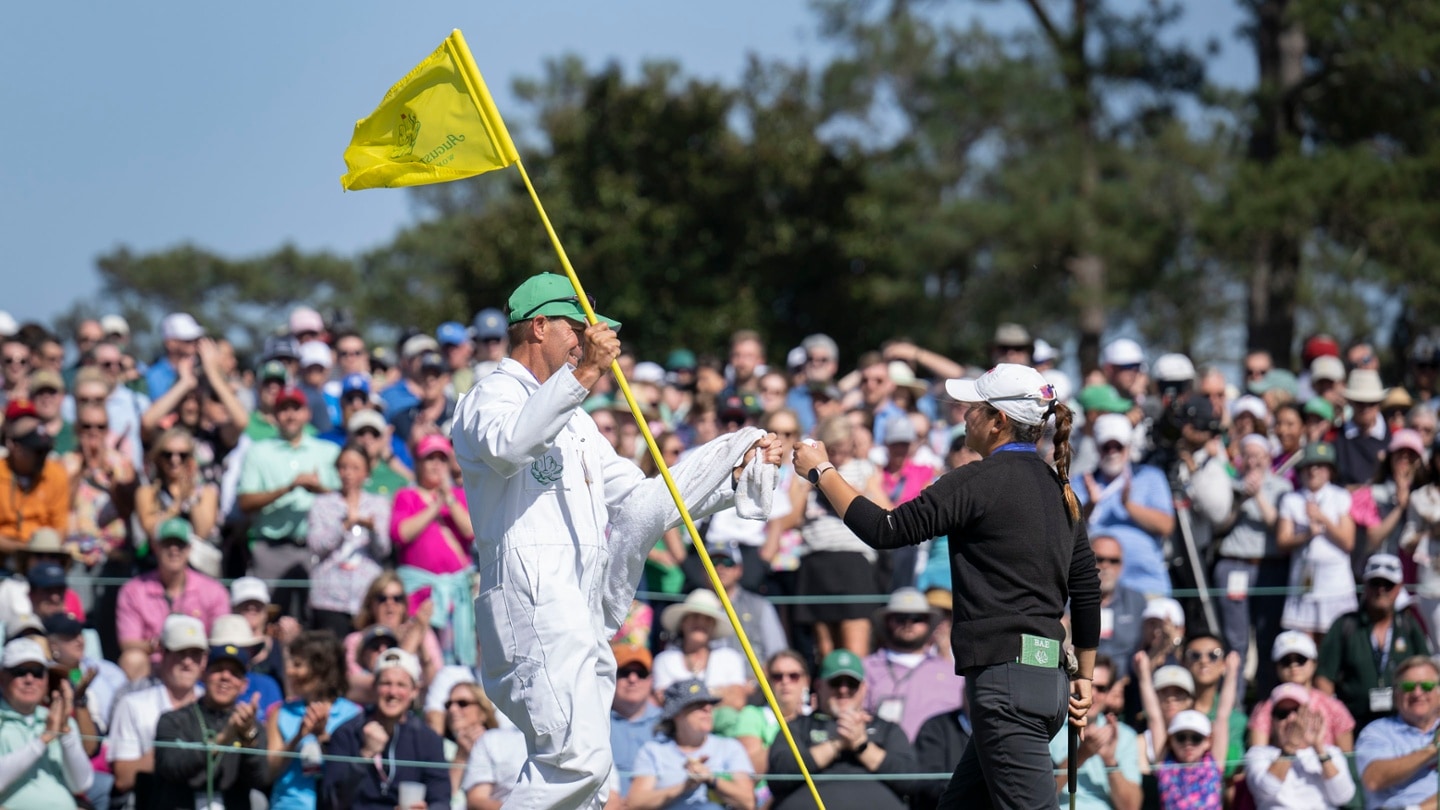 Jenny Bae on the No. 18 green during the final round of the 2023 Augusta National Women's Amateur.